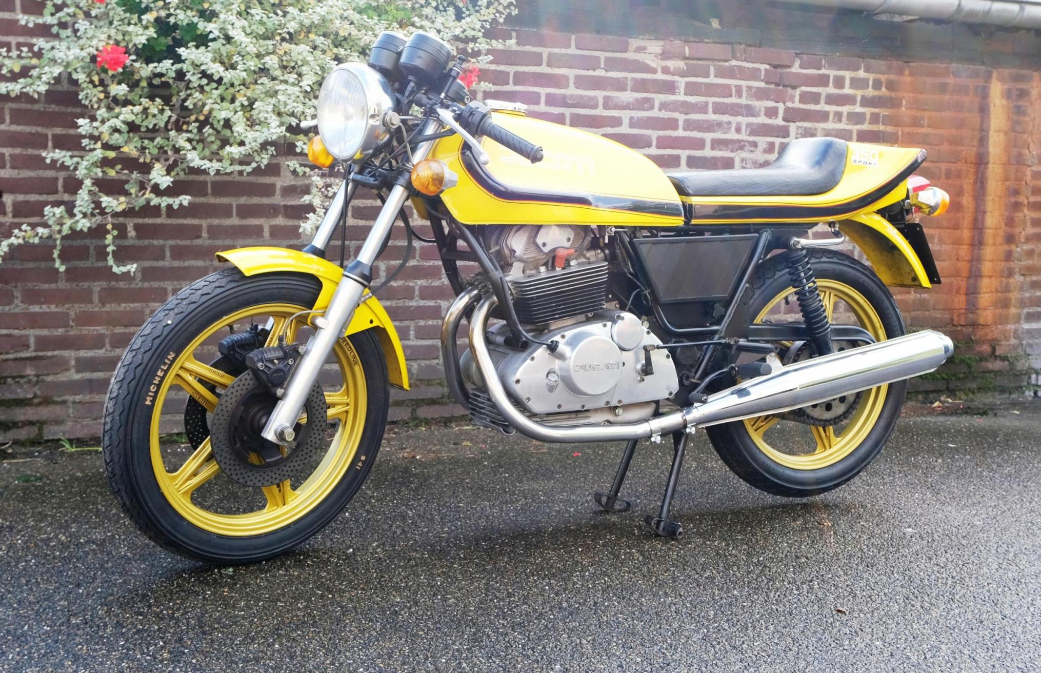 Ducati Desmo 350cc 1978 paralel twin | Dutch Lion Motorbikes
