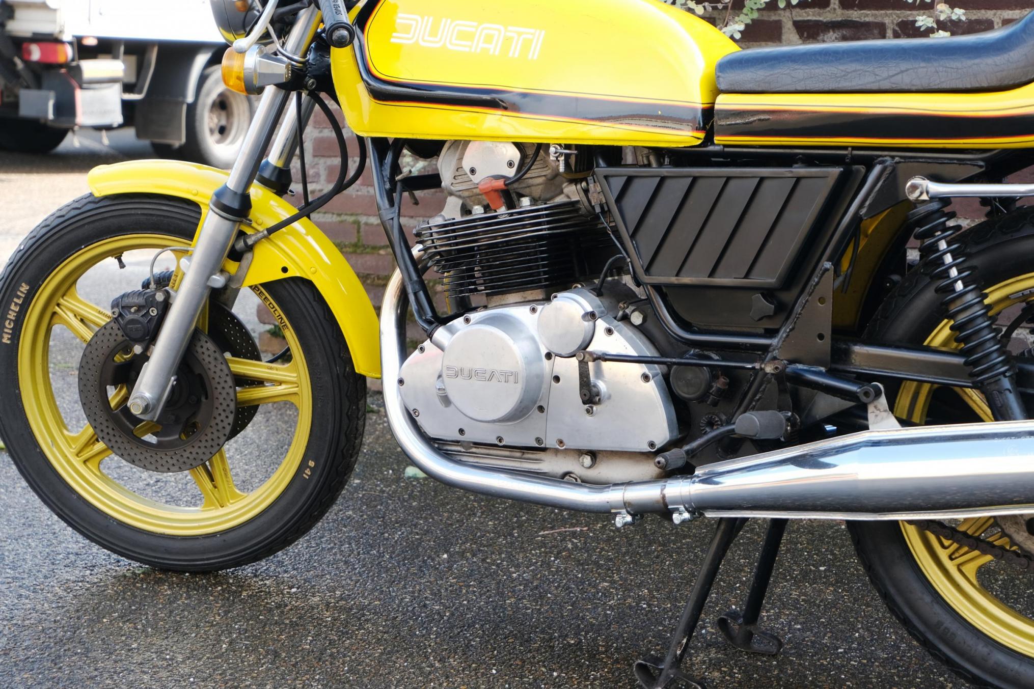 Ducati Desmo 350cc 1978 paralel twin | Dutch Lion Motorbikes