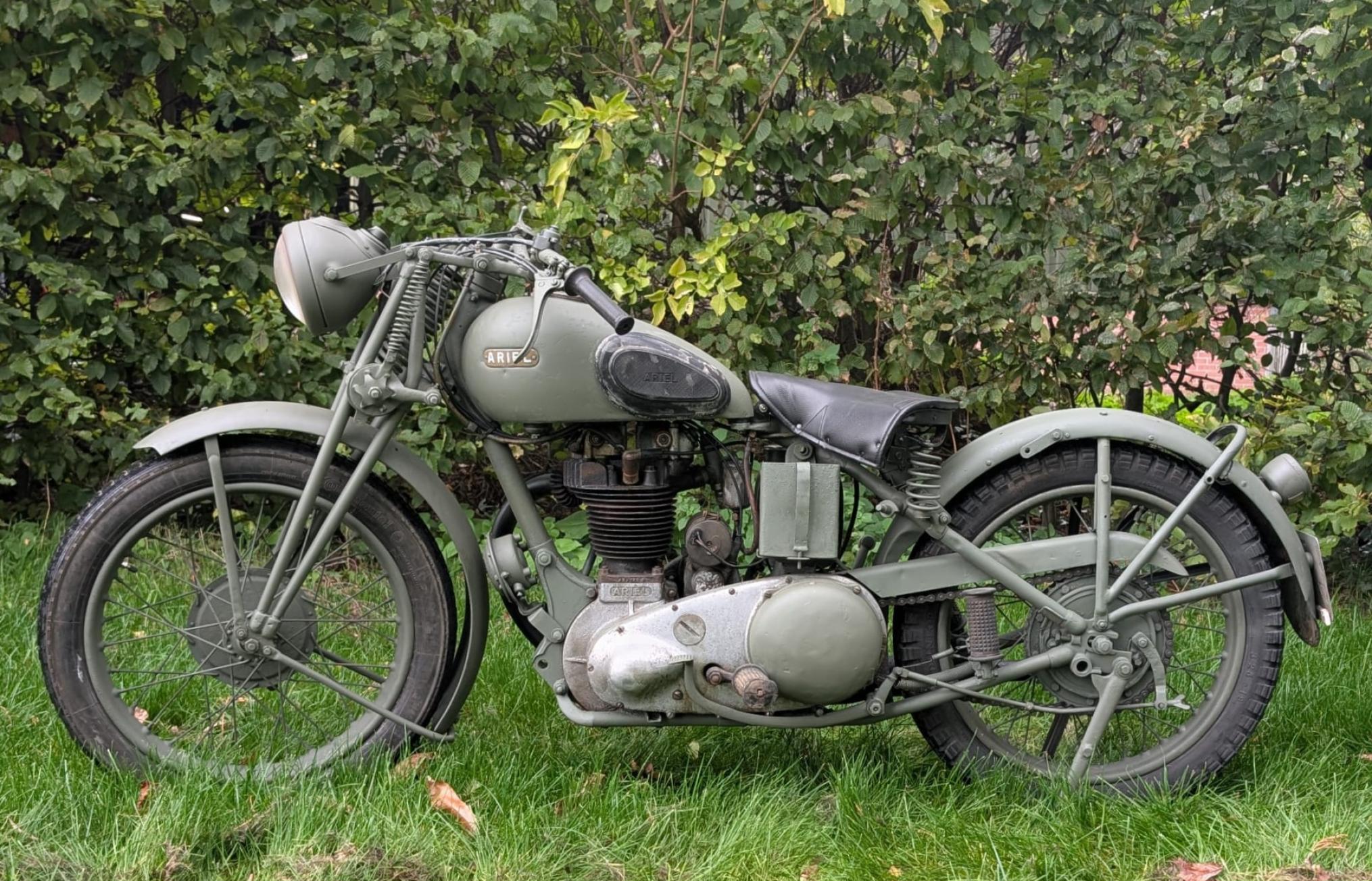 Ariel WNG 350cc ohv 1945 ex Wo2 great winterproject | Dutch Lion Motorbikes
