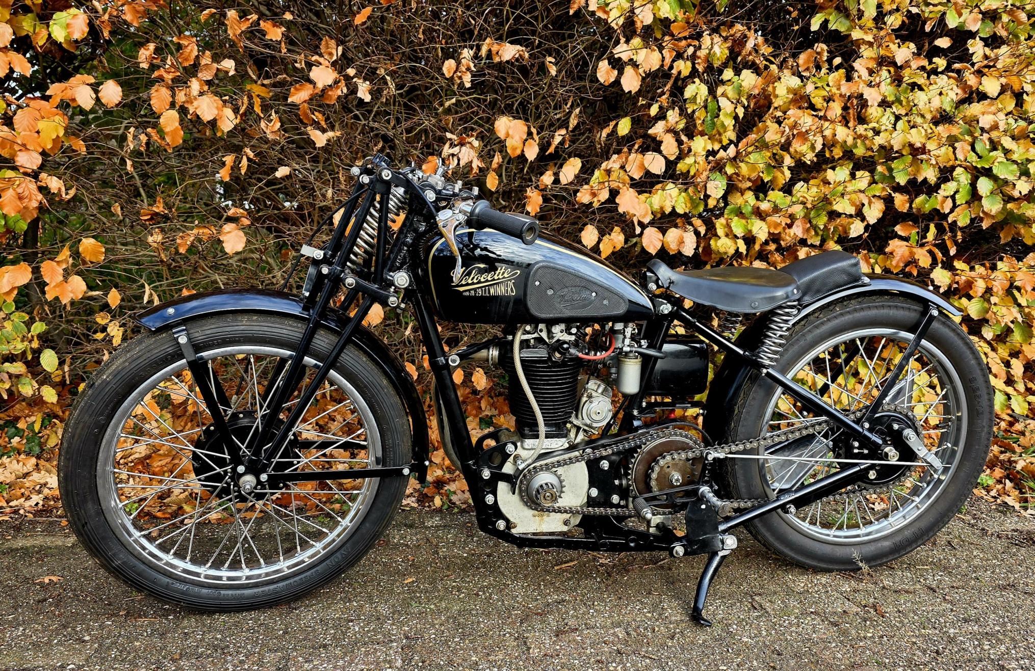 Velocette 1933 KSS MK1 with KCR OHC racing engine | Dutch Lion Motorbikes