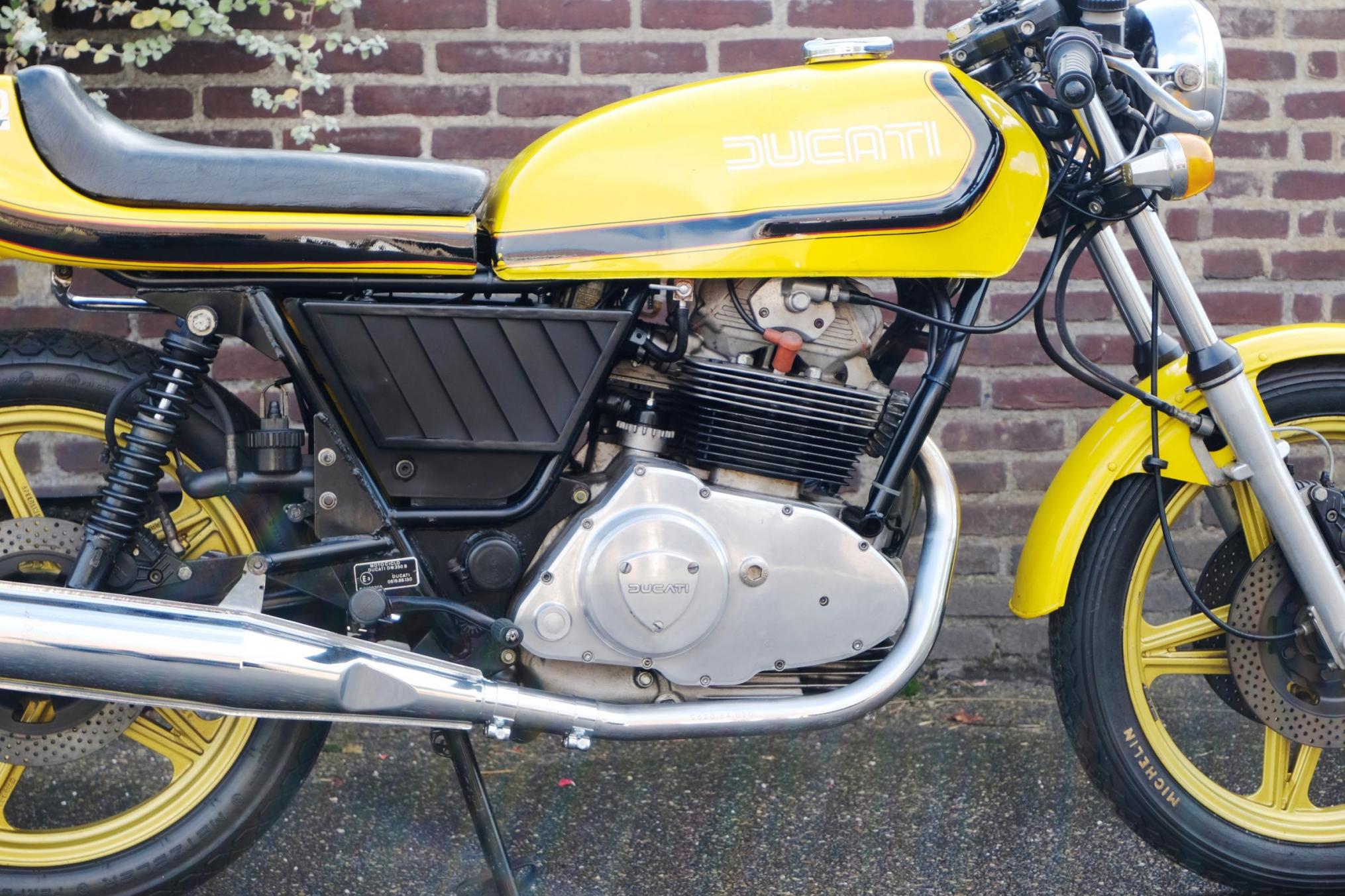 Ducati Desmo 350cc 1978 paralel twin | Dutch Lion Motorbikes