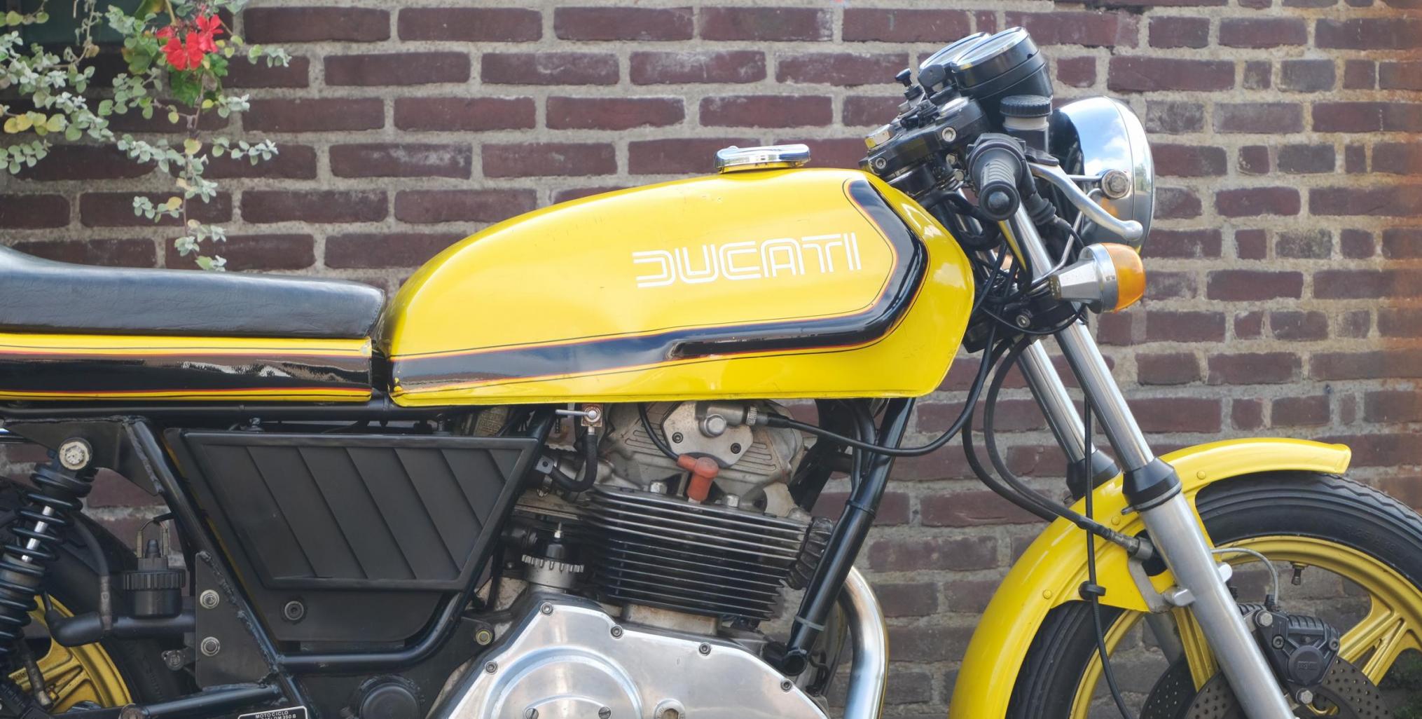Ducati Desmo 350cc 1978 paralel twin | Dutch Lion Motorbikes