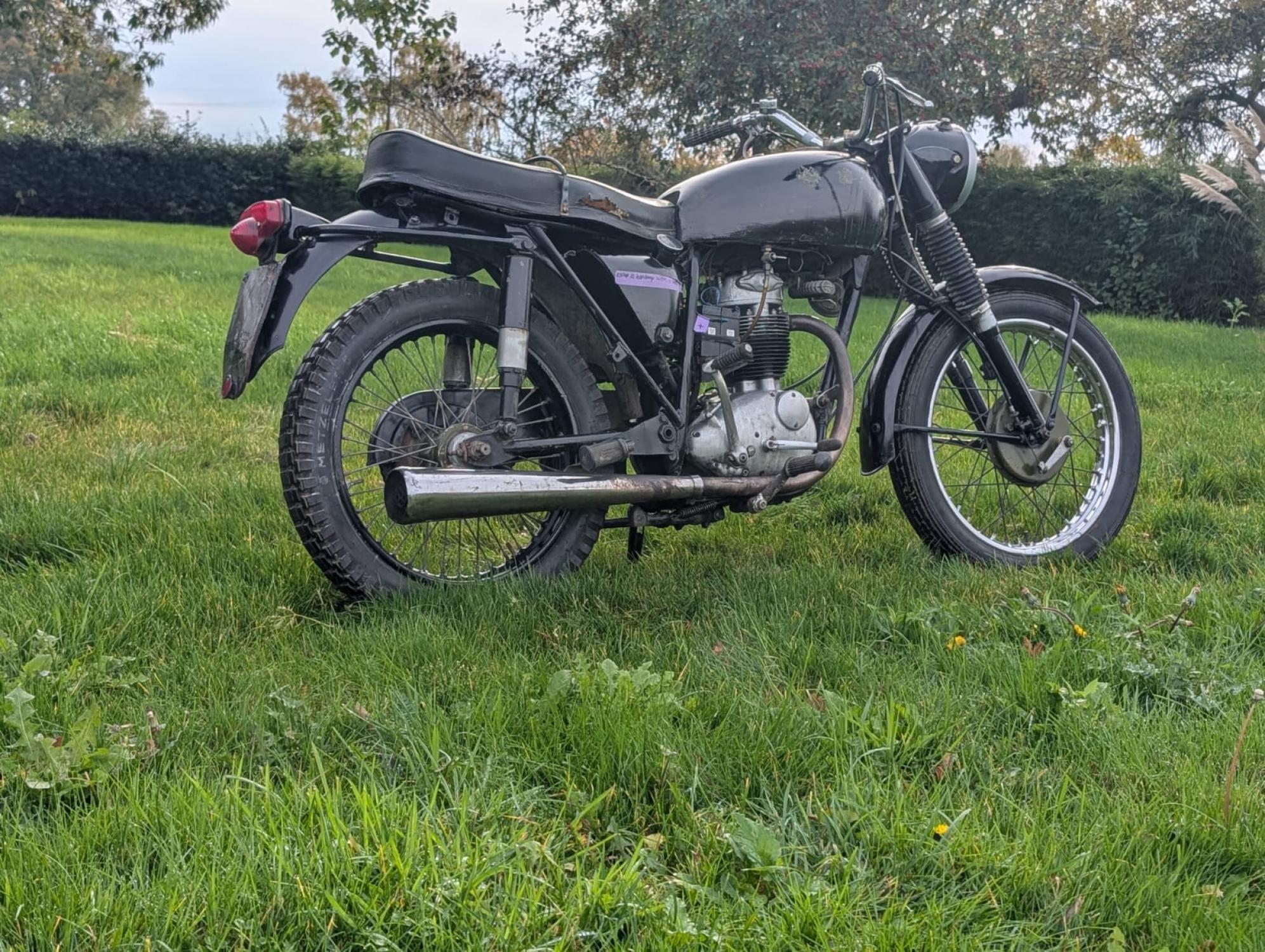 BSA 350cc B40 year 1970 with danisch papers runs good | Dutch Lion ...