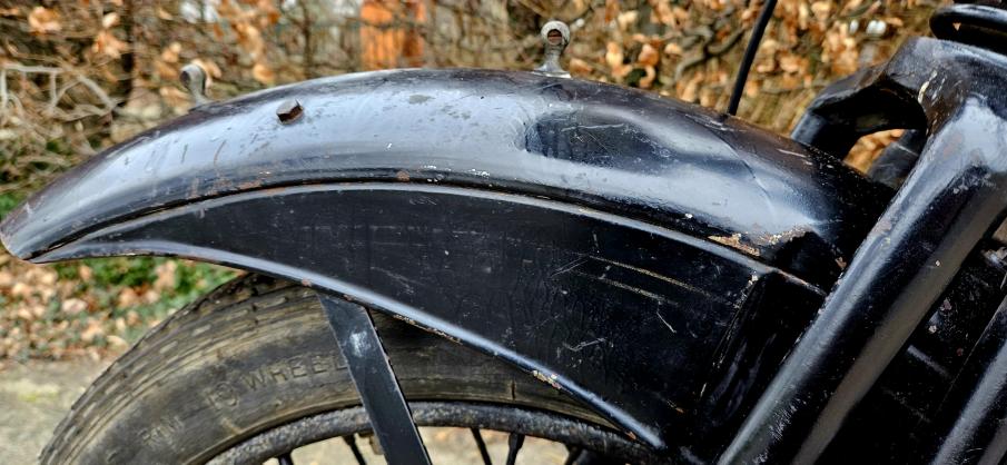 Rene Gillet 750cc V2 1940 model G in first paint | Dutch Lion Motorbikes