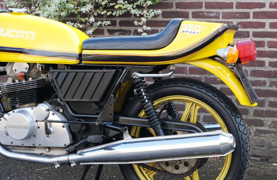 Ducati Desmo 350cc 1978 paralel twin | Dutch Lion Motorbikes