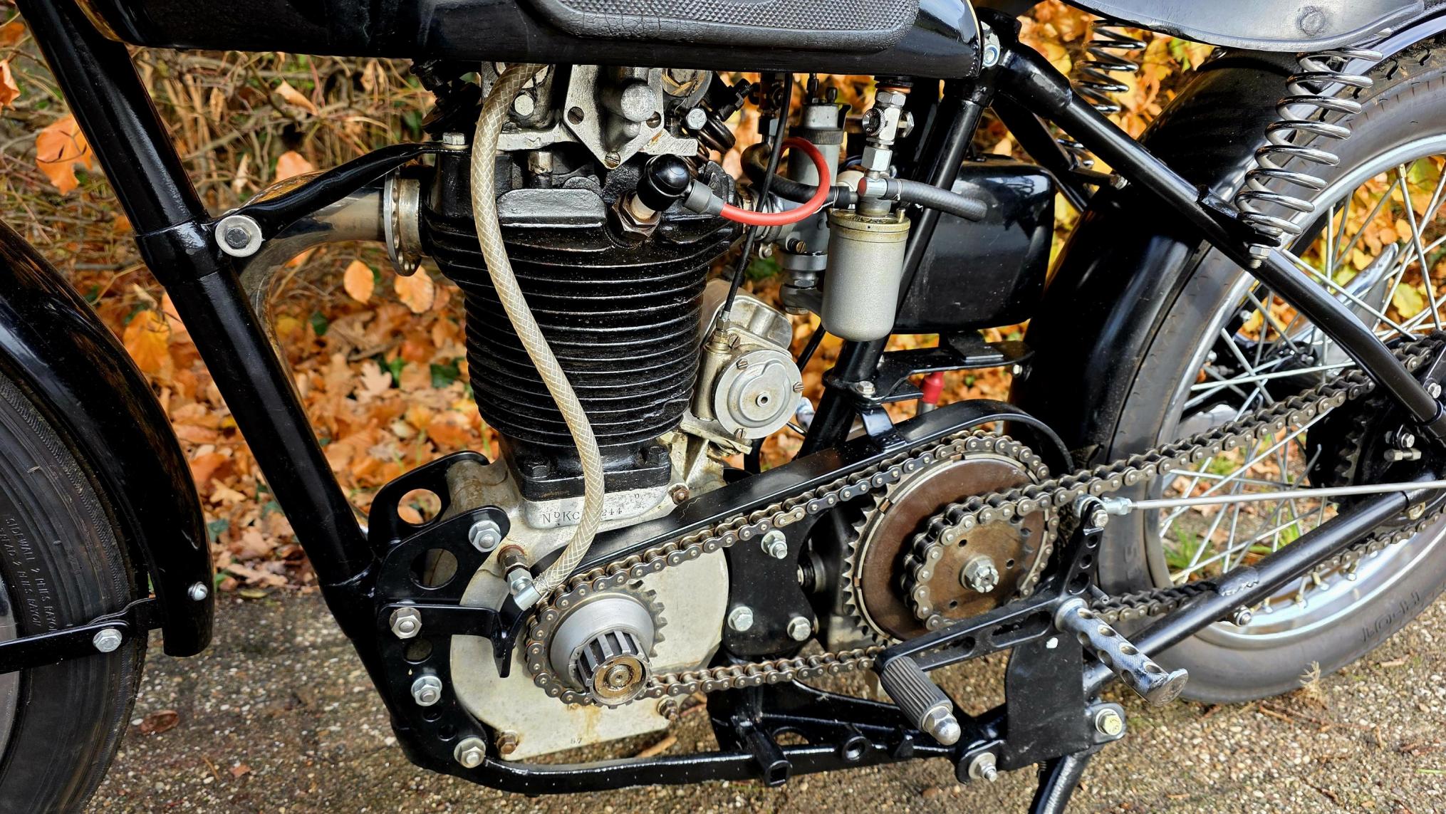 Velocette 1933 KSS MK1 with KCR OHC racing engine | Dutch Lion Motorbikes