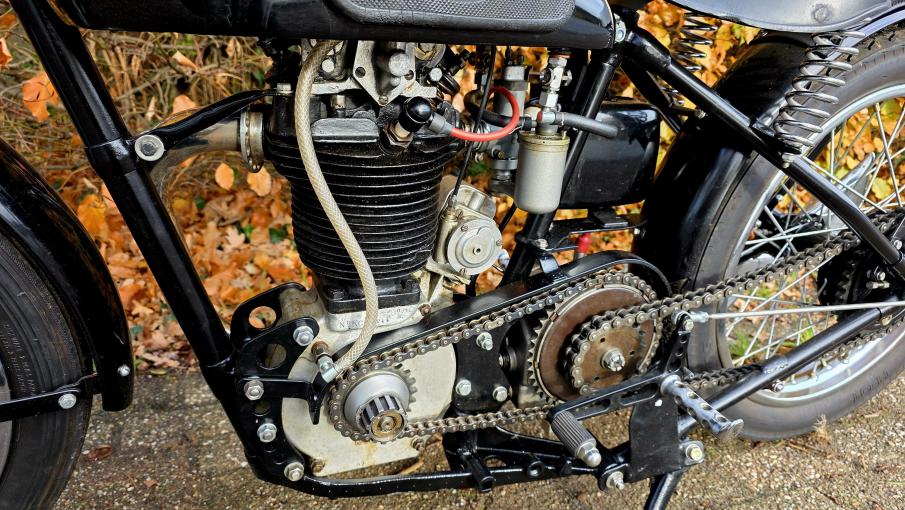 Velocette 1933 KSS MK1 with KCR OHC racing engine | Dutch Lion Motorbikes