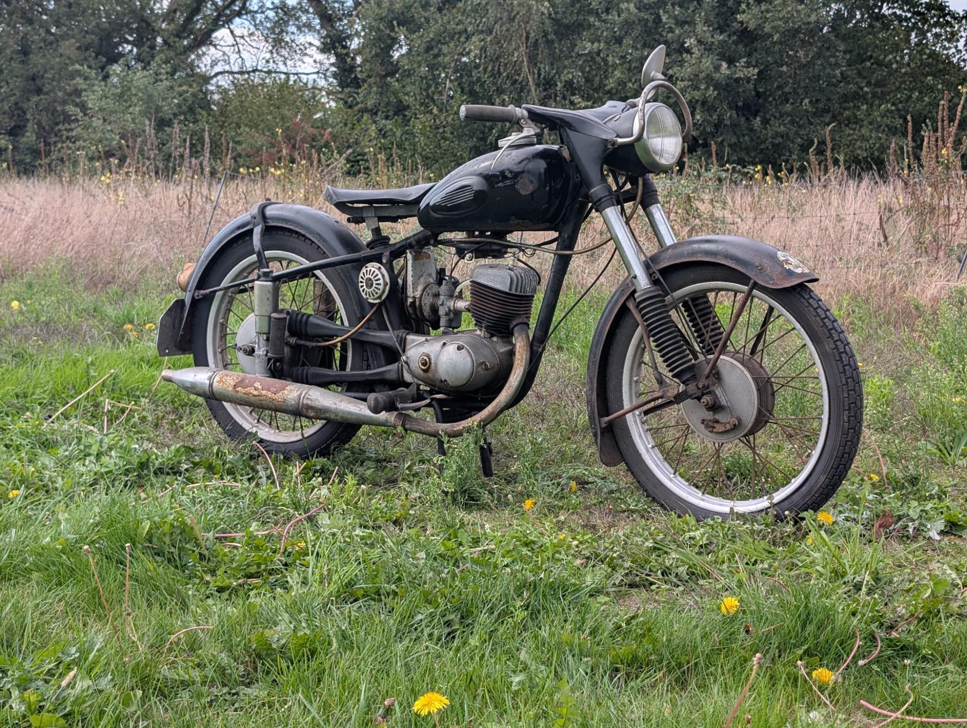 MZ Rt 125/2 in first paint 1959 | Dutch Lion Motorbikes