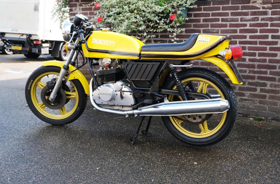 Ducati Desmo 350cc 1978 paralel twin | Dutch Lion Motorbikes
