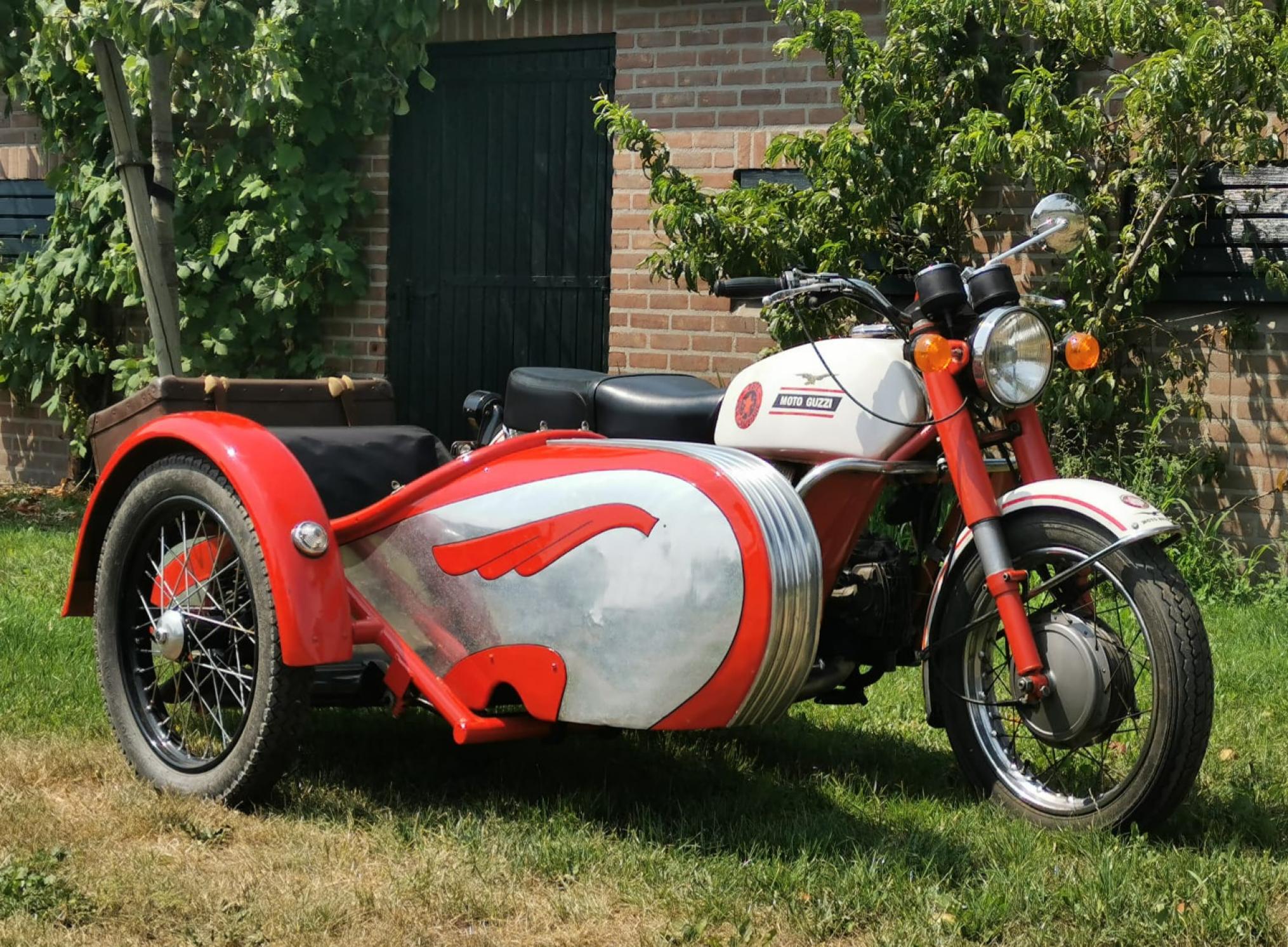 Moto Guzzi Nuovo Falcone 500cc OHV 1972 with Stoye alu sidecar | Dutch ...