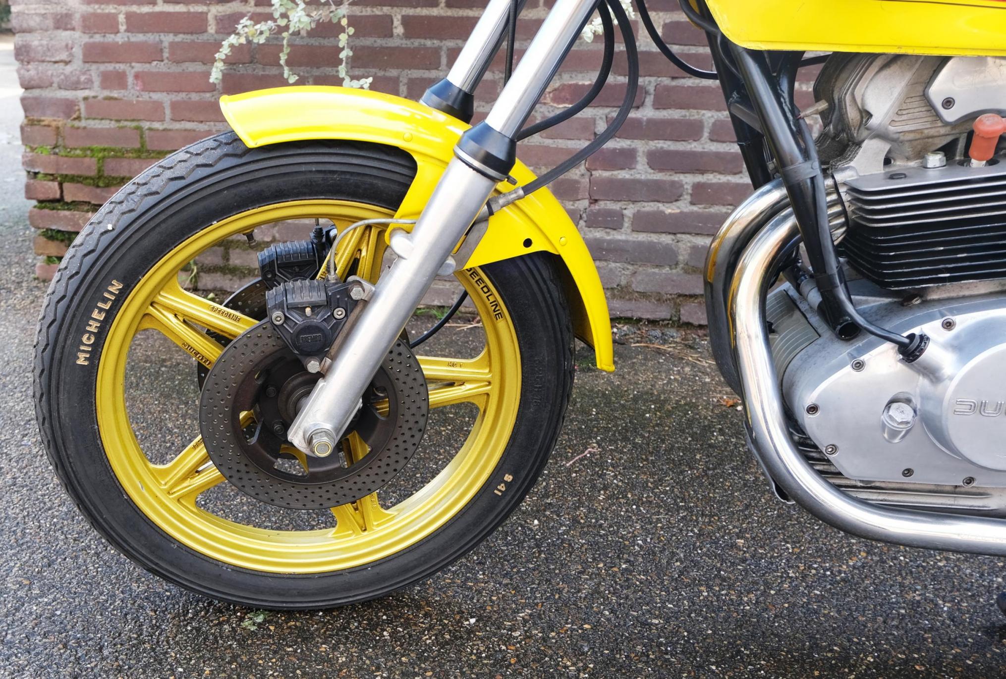 Ducati Desmo 350cc 1978 paralel twin | Dutch Lion Motorbikes