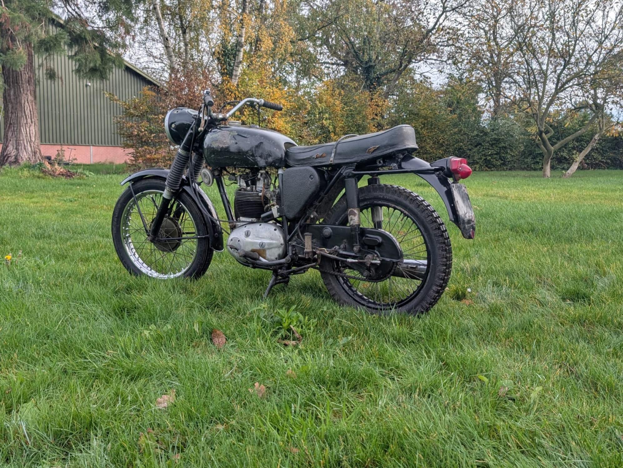 BSA 350cc B40 year 1970 with danisch papers runs good | Dutch Lion ...