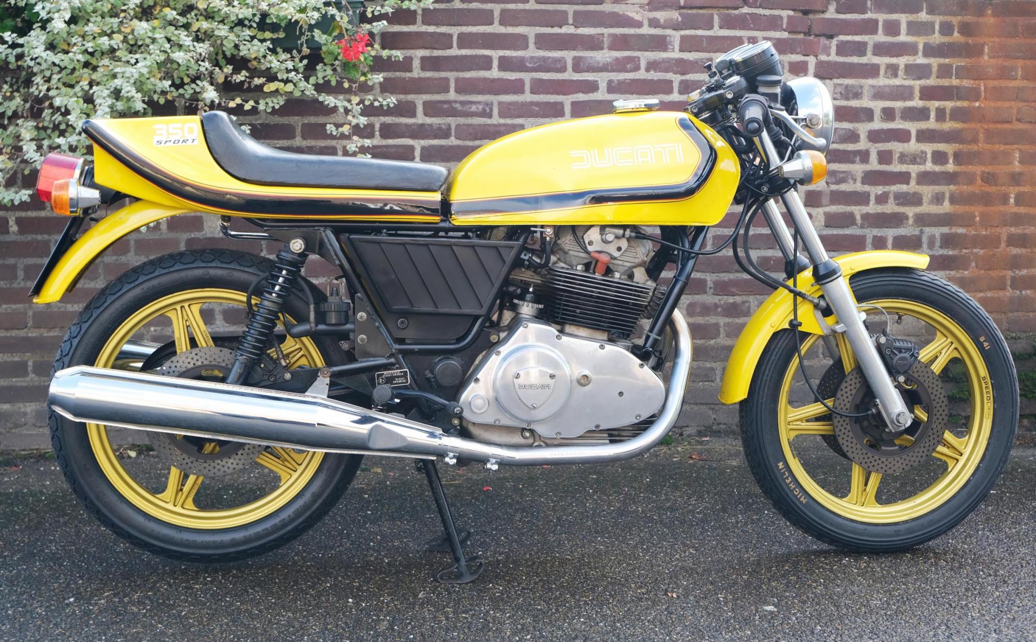 Ducati Desmo 350cc 1978 paralel twin | Dutch Lion Motorbikes