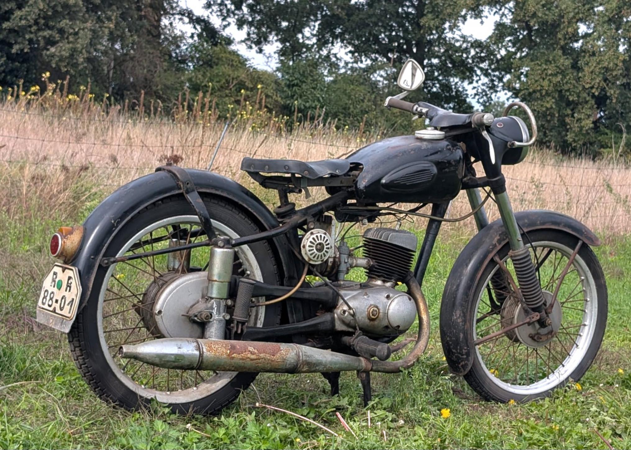 MZ Rt 125/2 in first paint 1959 | Dutch Lion Motorbikes